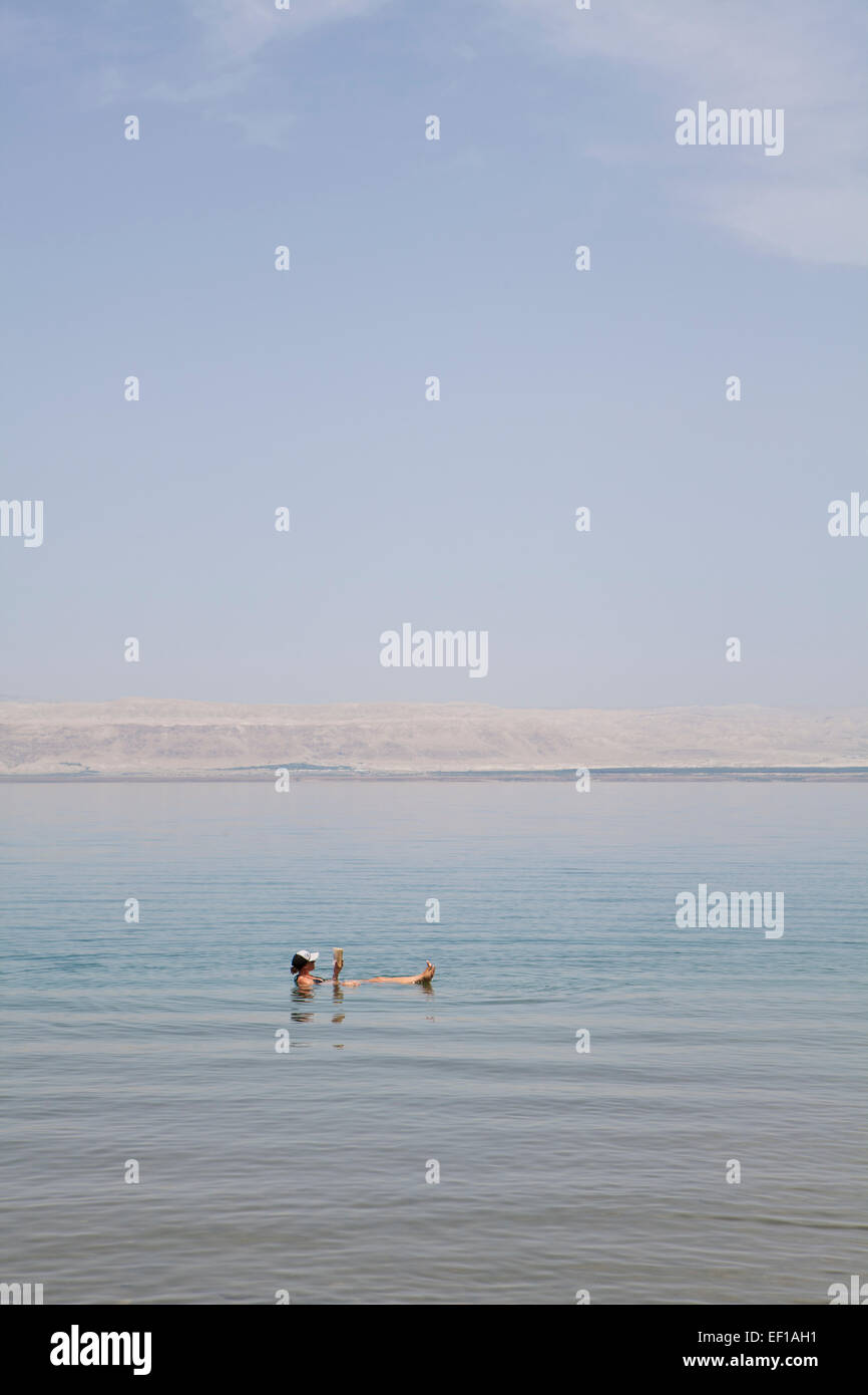 Relaxing in the dead sea Stock Photo - Alamy