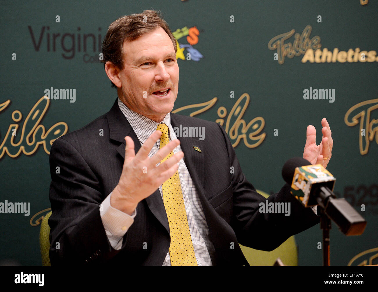 Williamsburg, VA, USA. 24th Jan, 2015. 20150124 - William and Mary head ...