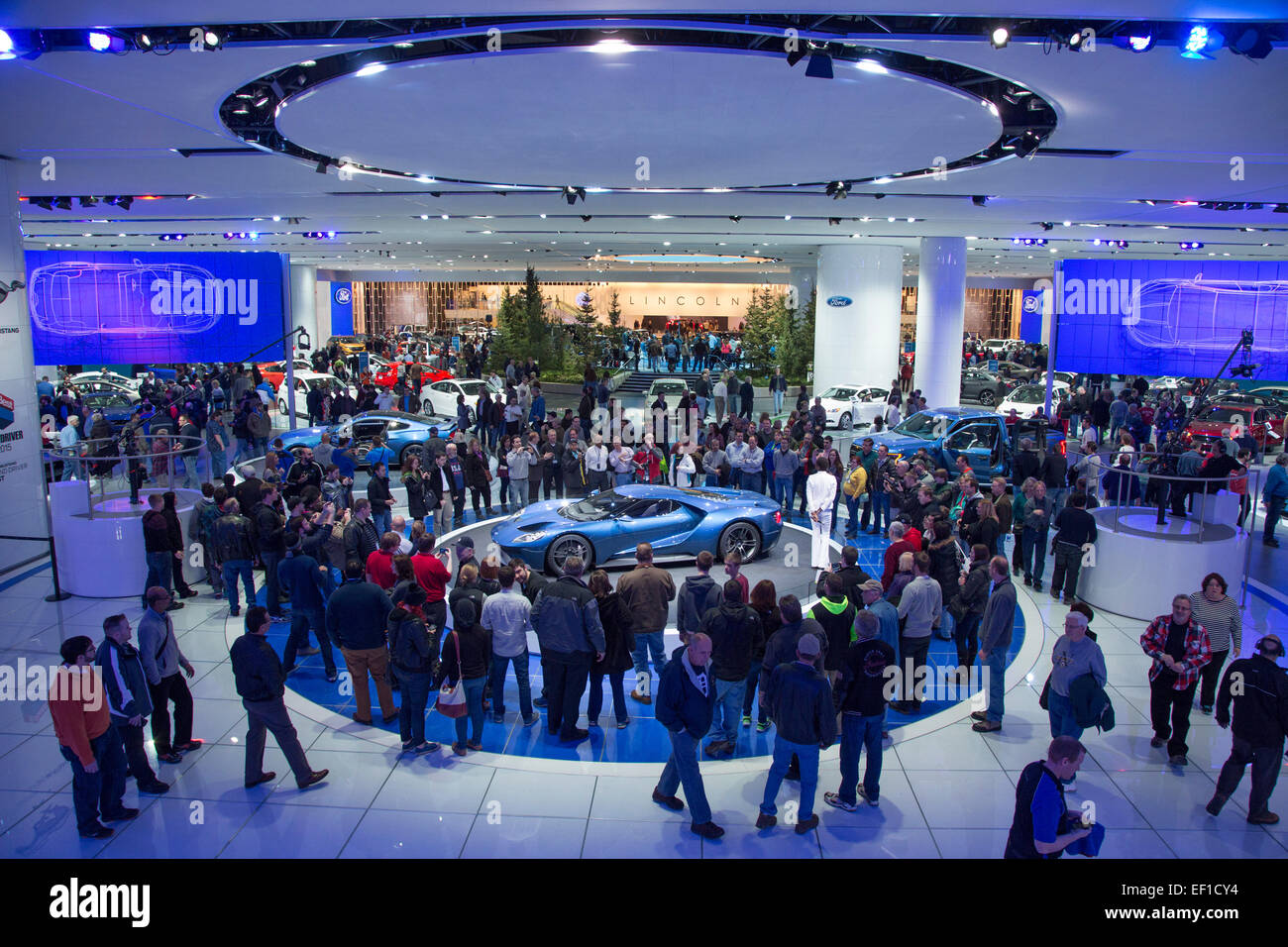 Detroit, Michigan - Visitors to the North American International Auto ...