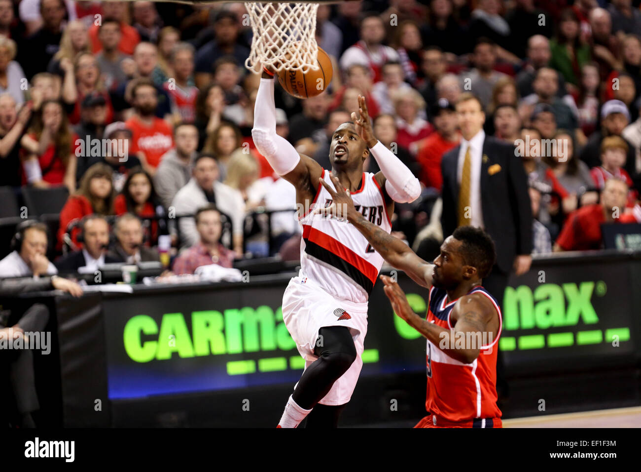 Jan. 24, 2015 - WESLEY MATTHEWS (2) drives in for a layin. The Portland ...