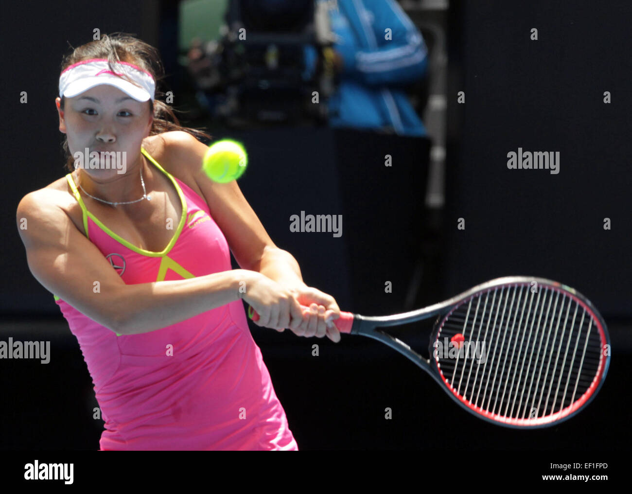 Peng shuai china returns ball hi-res stock photography and images - Alamy