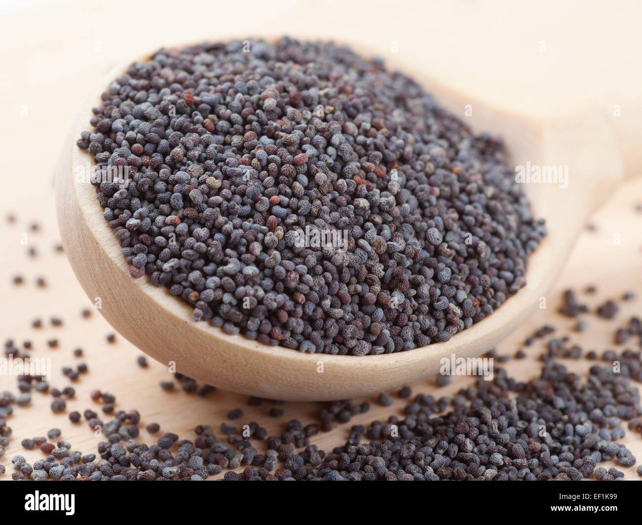 Poppy seeds hi-res stock photography and images - Alamy