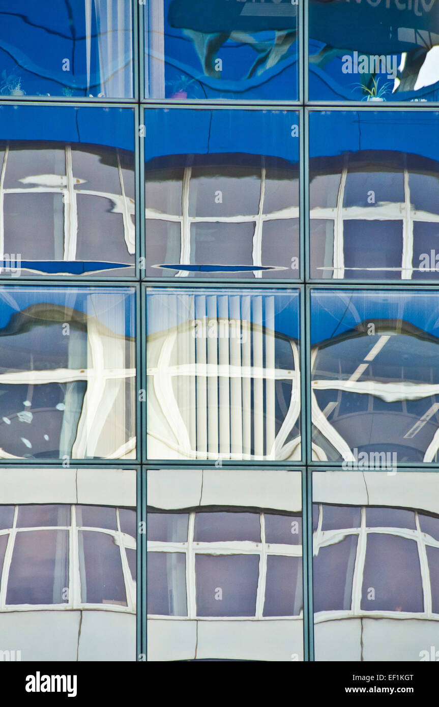 Reflections glass windows hi-res stock photography and images - Alamy