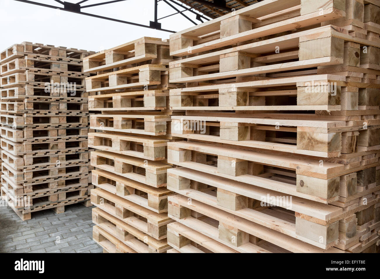 Plank piles hi-res stock photography and images - Alamy