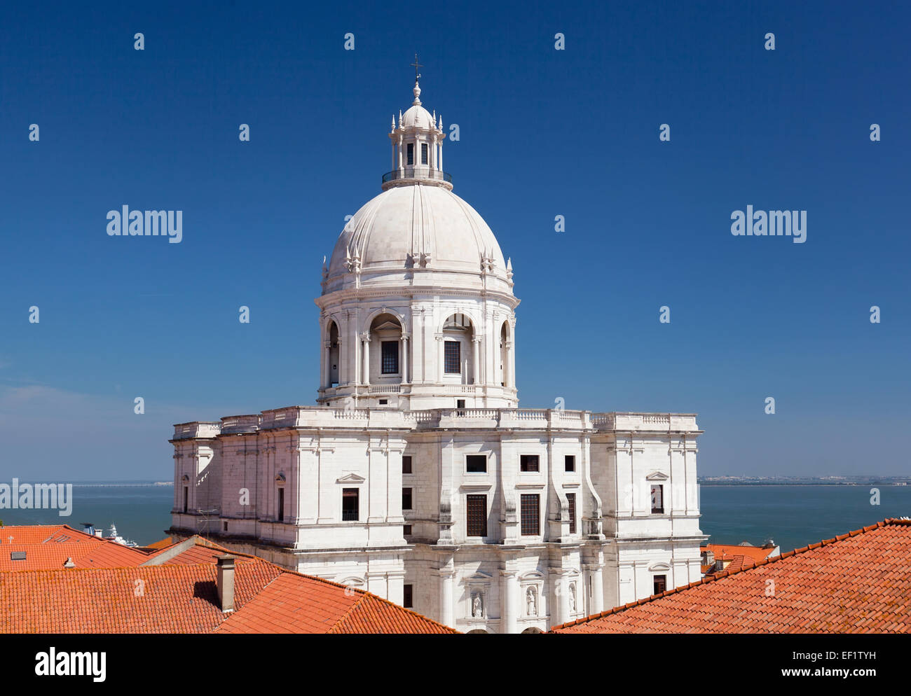 Alfama region hi-res stock photography and images - Alamy