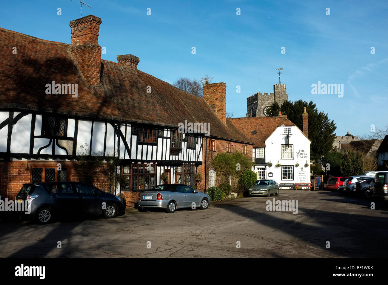 Village square chilham kent hi-res stock photography and images - Alamy