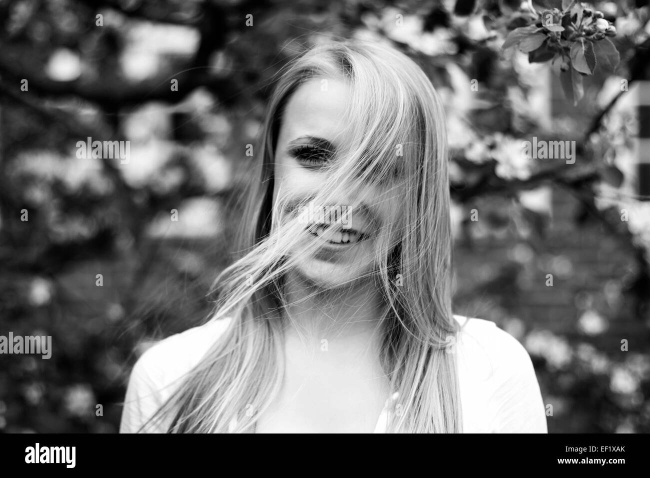 Model released portrait teenage girl hi-res stock photography and ...