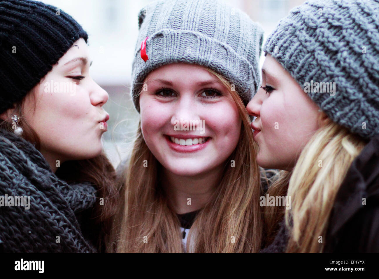 Friends look alike hi-res stock photography and images - Alamy