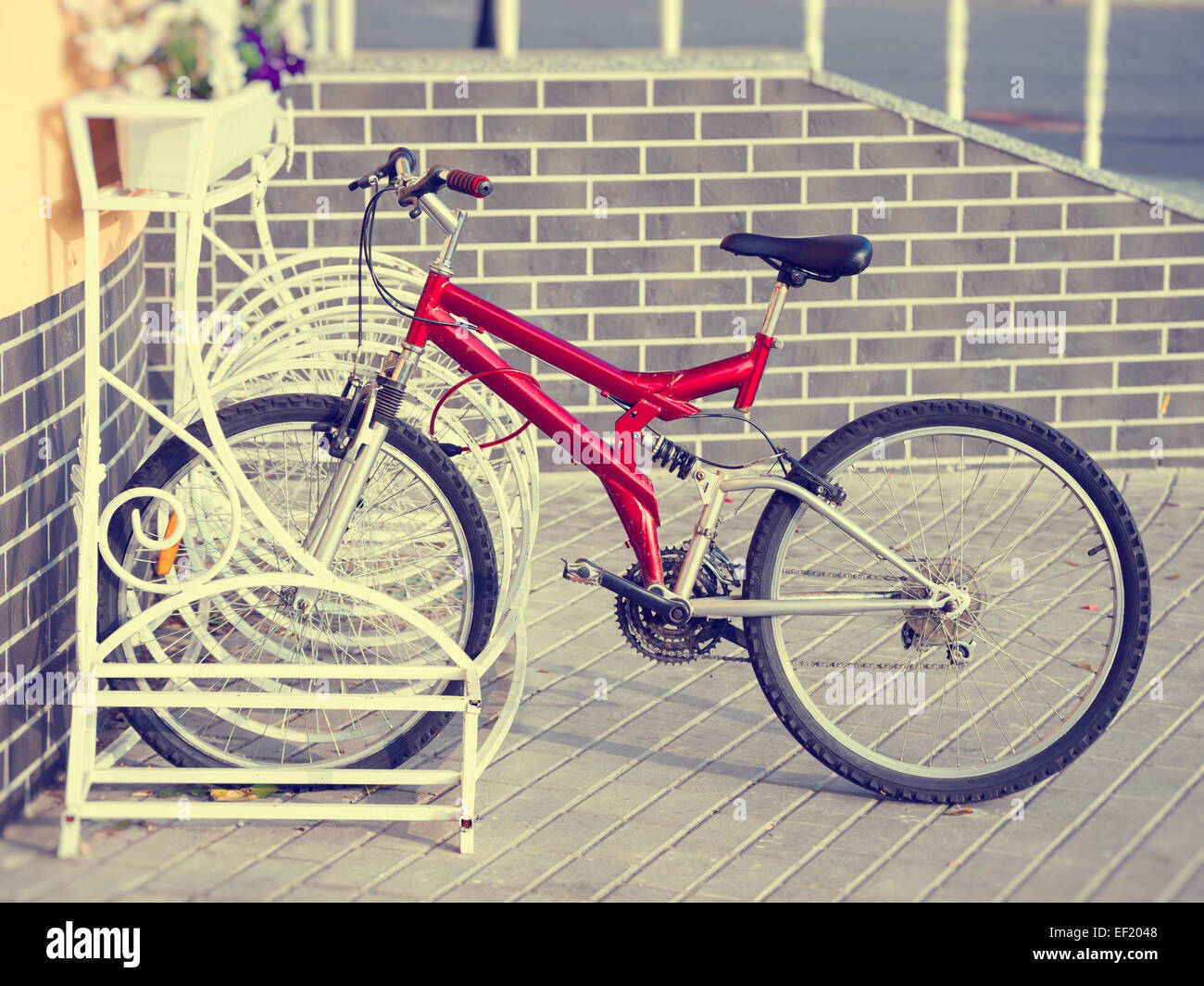 Red bicycle vintage hi-res stock photography and images - Alamy