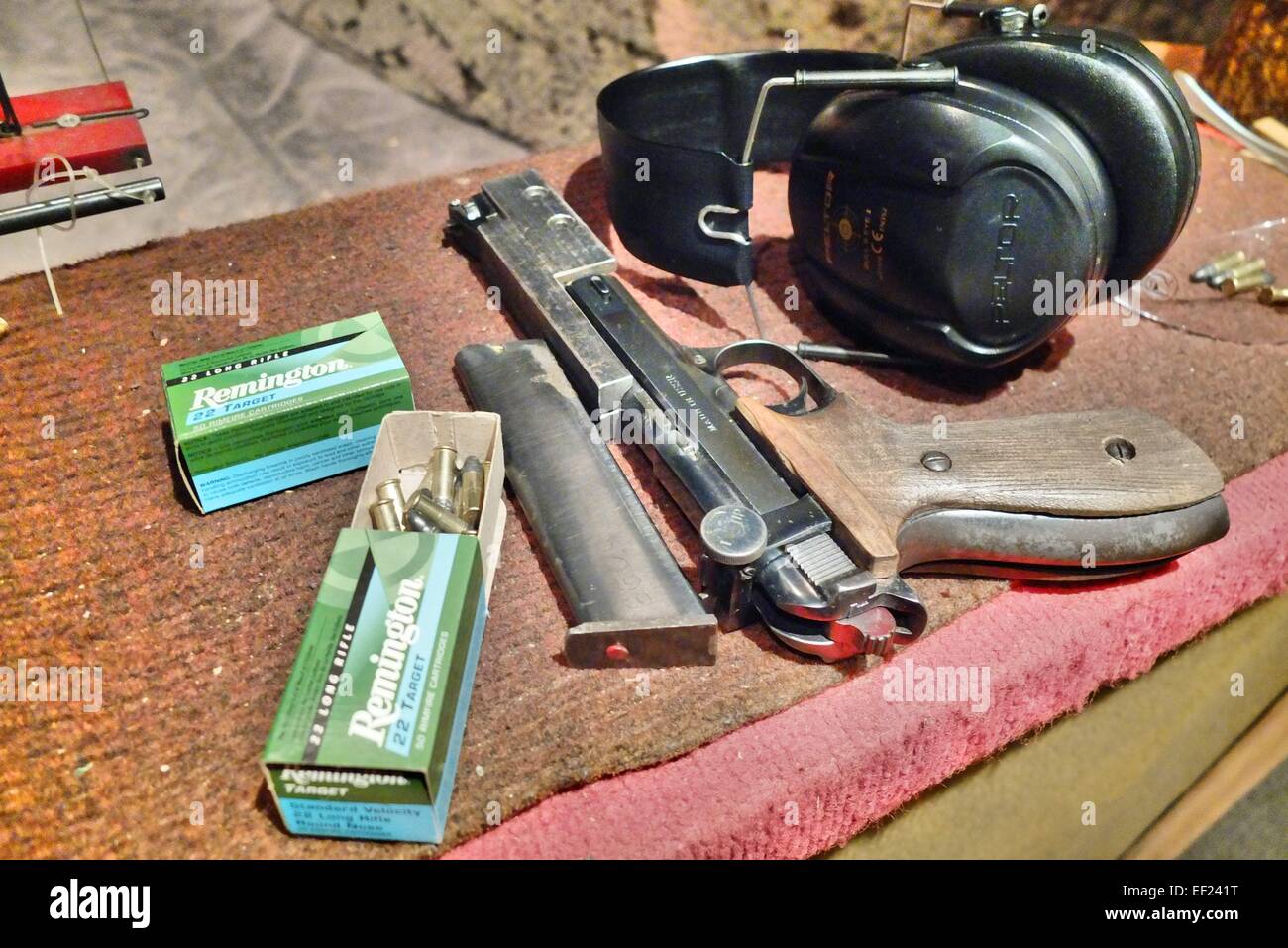 Margolin sport gun hi-res stock photography and images - Alamy