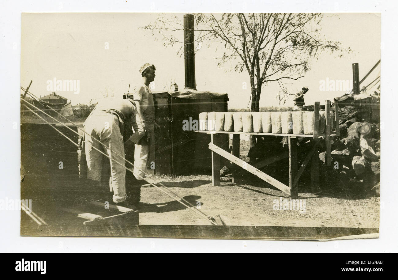 American soldiers at bakery hi-res stock photography and images - Alamy