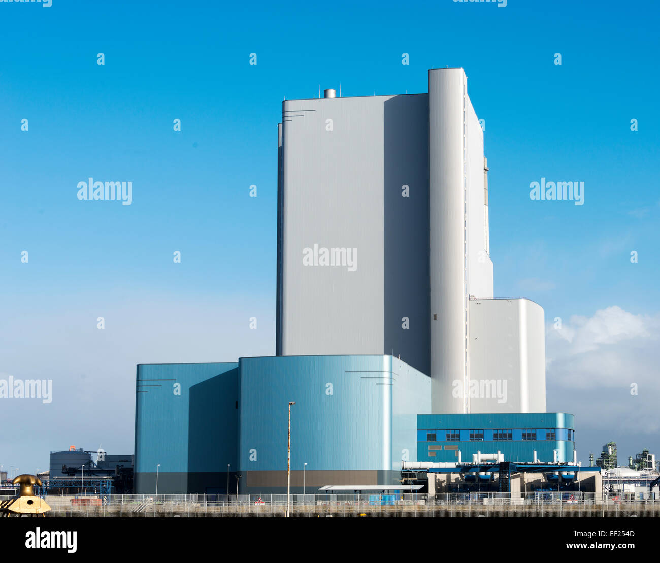 coal-fired power plant on the Maasvlakte, the industrial harbor ...