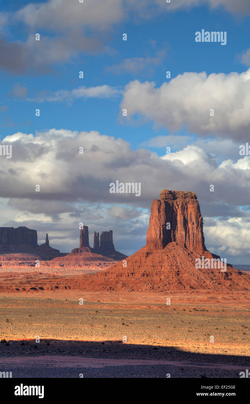 Overview from North Window Overlook, East Mitten Butte (foreground ...
