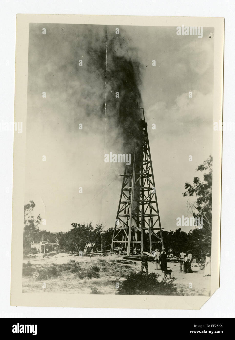 Crude oil history hi-res stock photography and images - Alamy