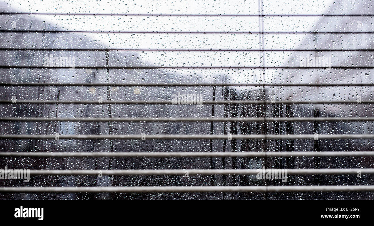 Raindrops on window hi-res stock photography and images - Alamy