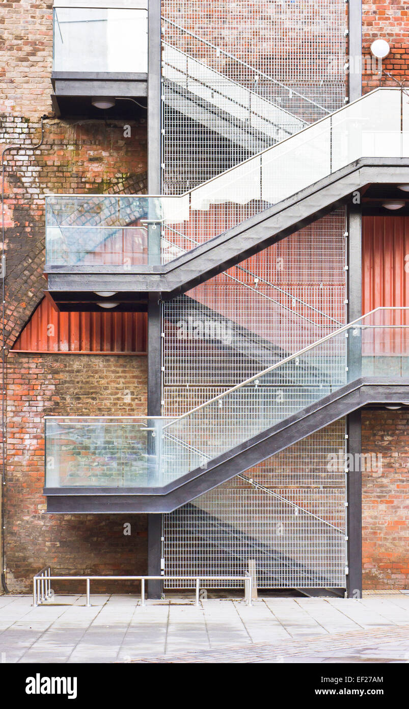 External fire escape staircase hi-res stock photography and images - Alamy