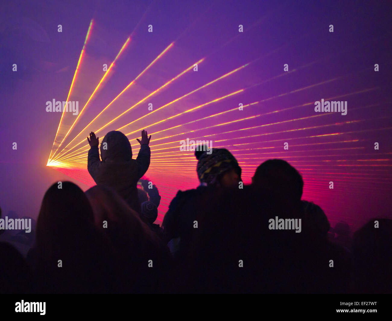 Laser light show people hi-res stock photography and images - Alamy