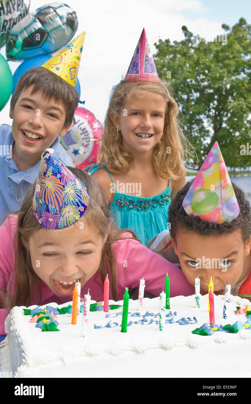 Group of children at birthday party Stock Photo - Alamy
