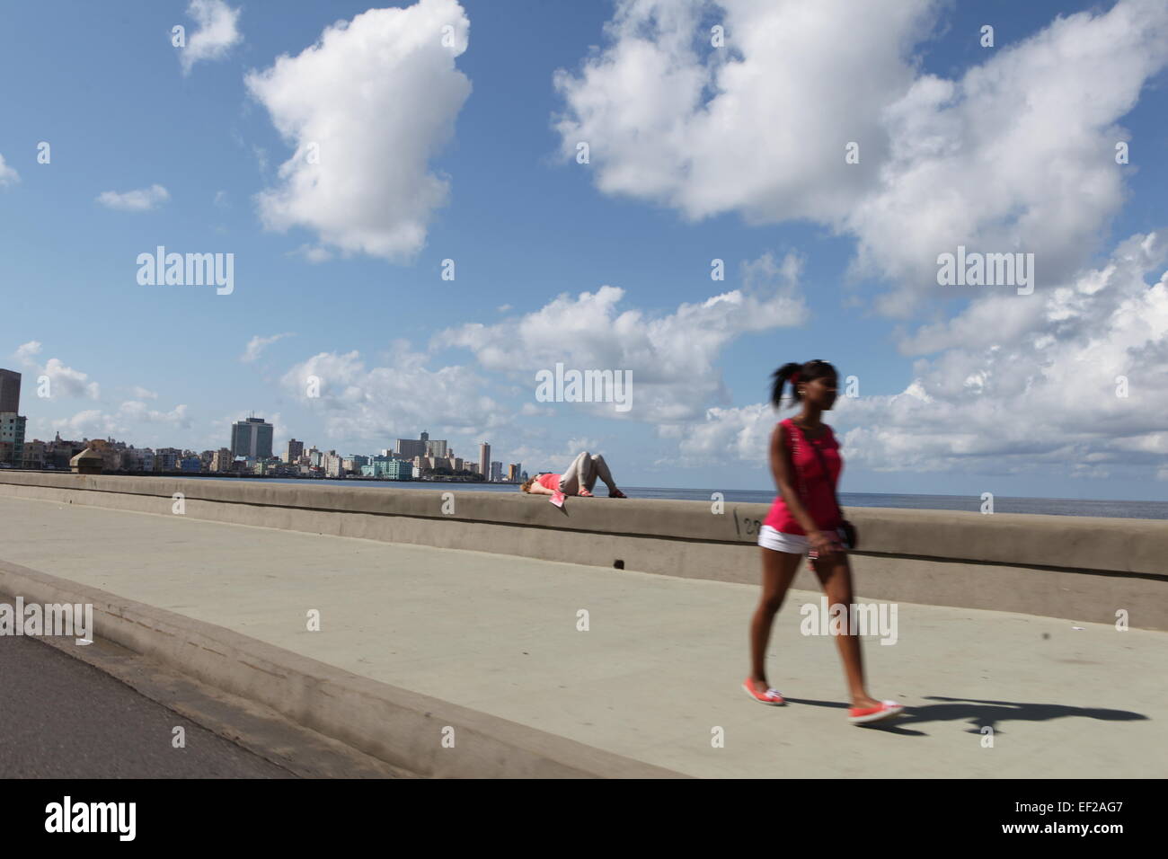 Girl malecon havana cuba hi-res stock photography and images - Alamy
