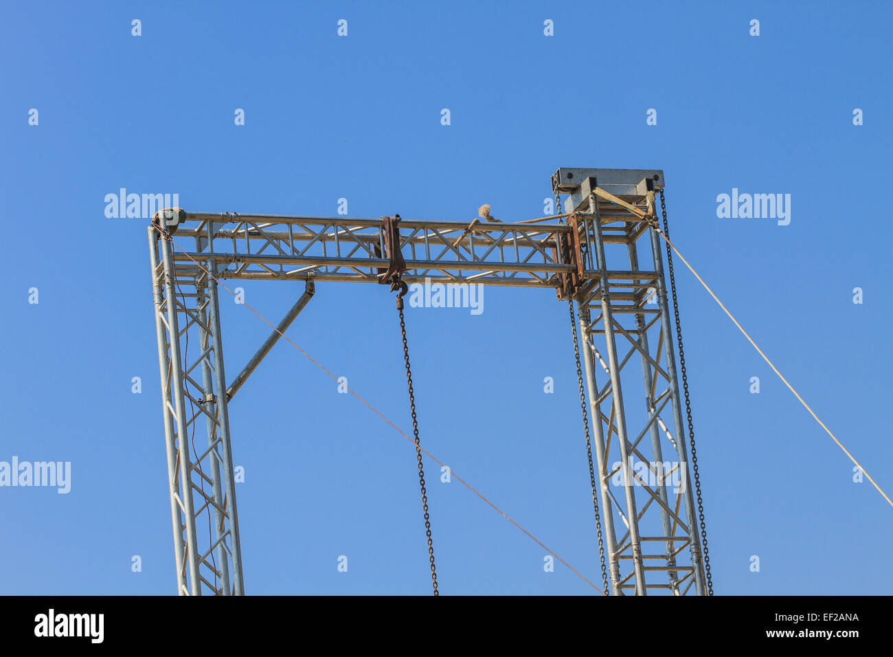 Chain hoist hi-res stock photography and images - Alamy