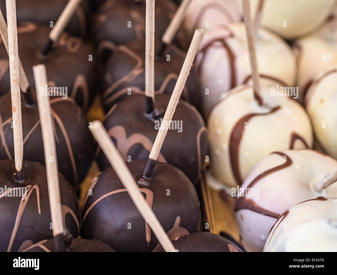 Candy apples on display hi-res stock photography and images - Alamy