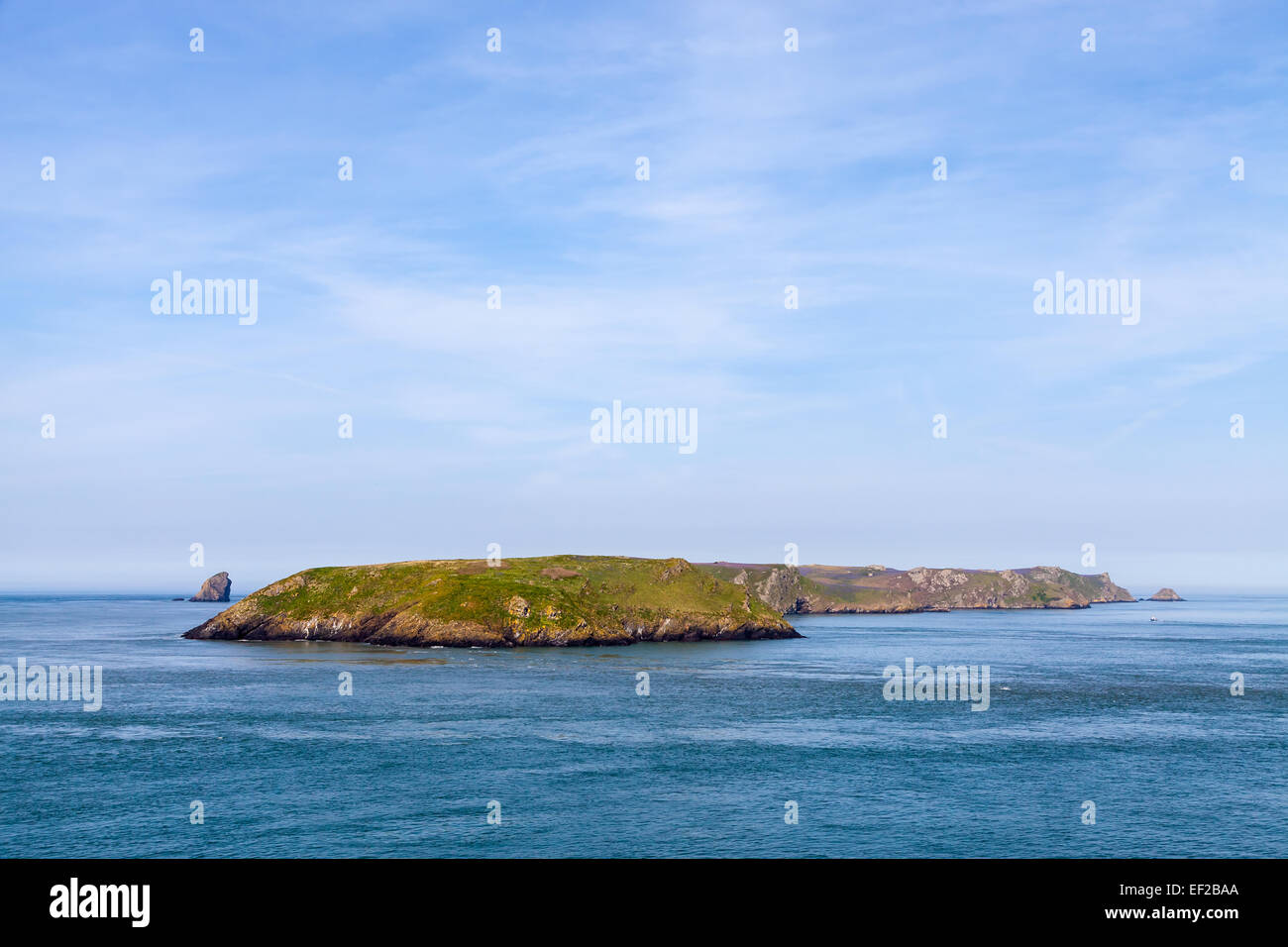 Tourist boat to skomer island hi-res stock photography and images - Alamy