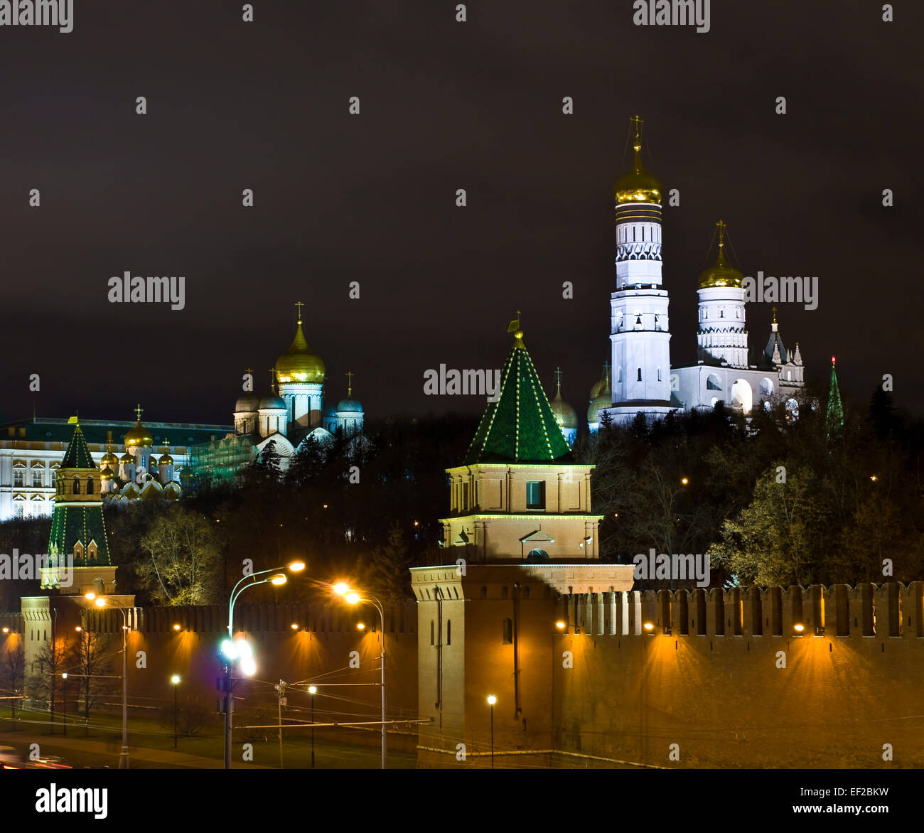 Moscow, cathedrals inside Kremlin fortress at night Stock Photo - Alamy