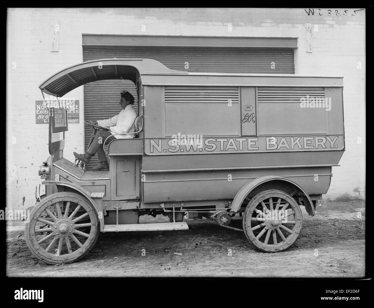 Lorry with goods Black and White Stock Photos & Images - Alamy
