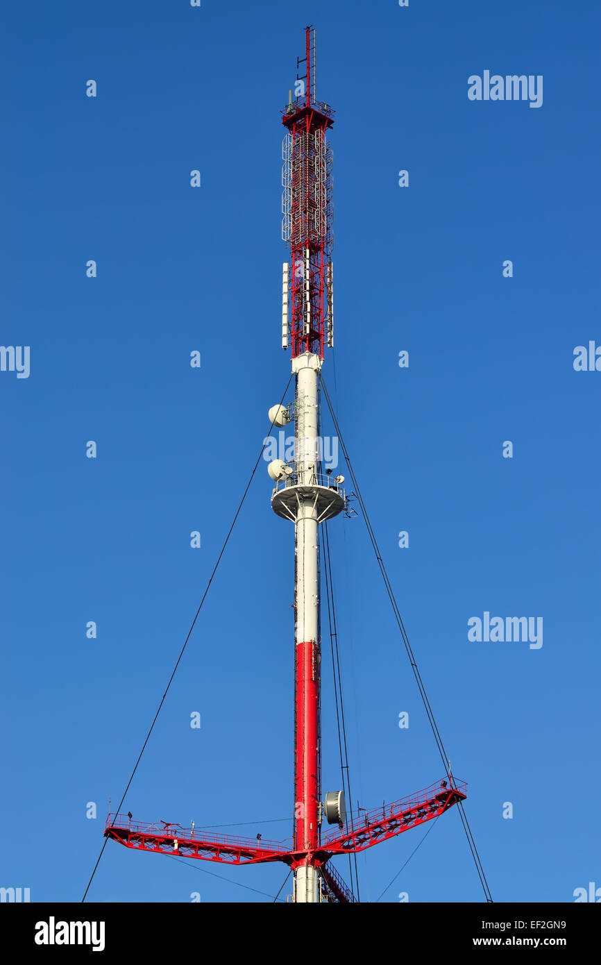 Cable tv tower hi-res stock photography and images - Alamy