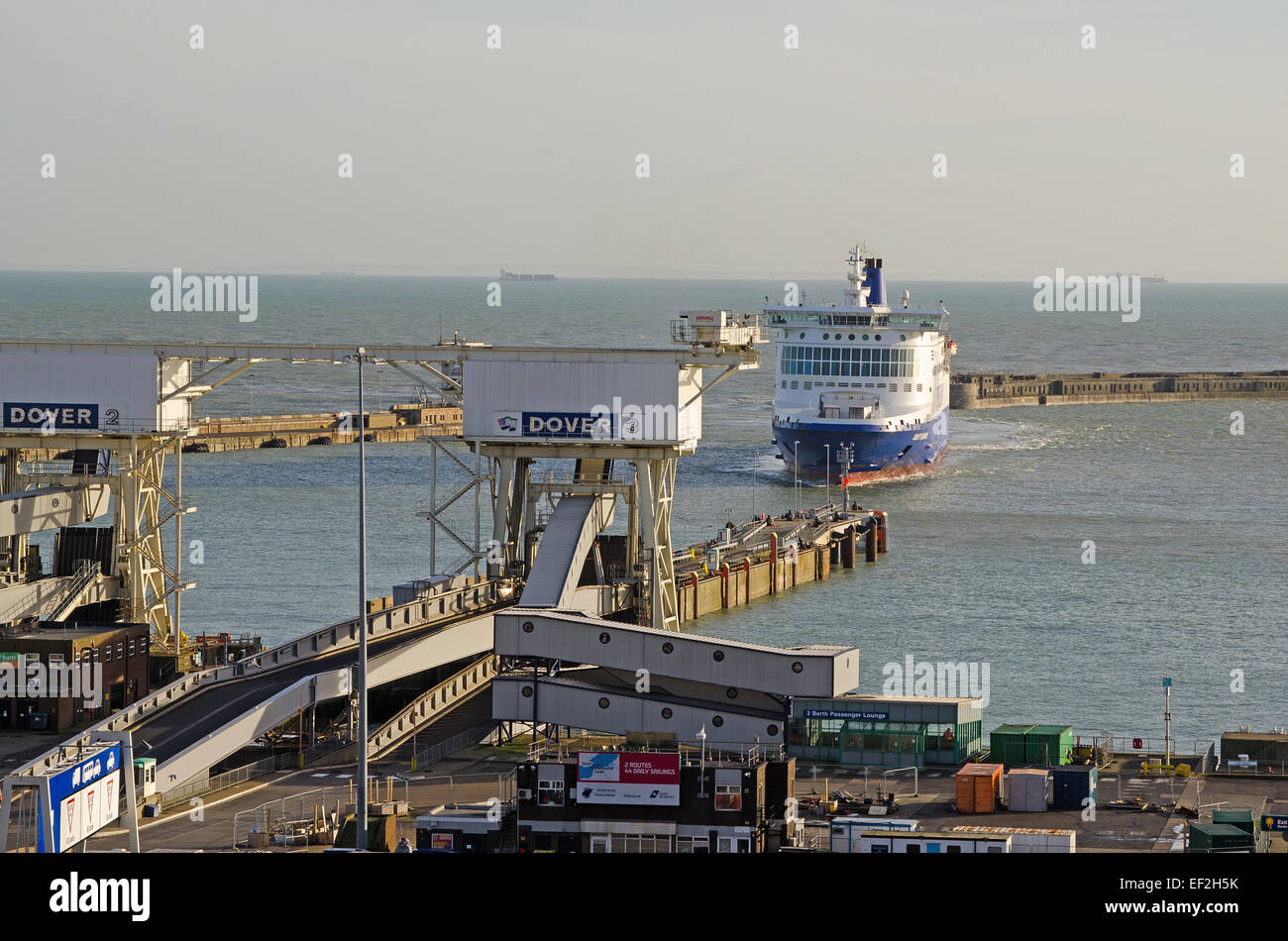 DFDS ferry, MS Delft Seaways maneuvering to reverse into its berth at ...