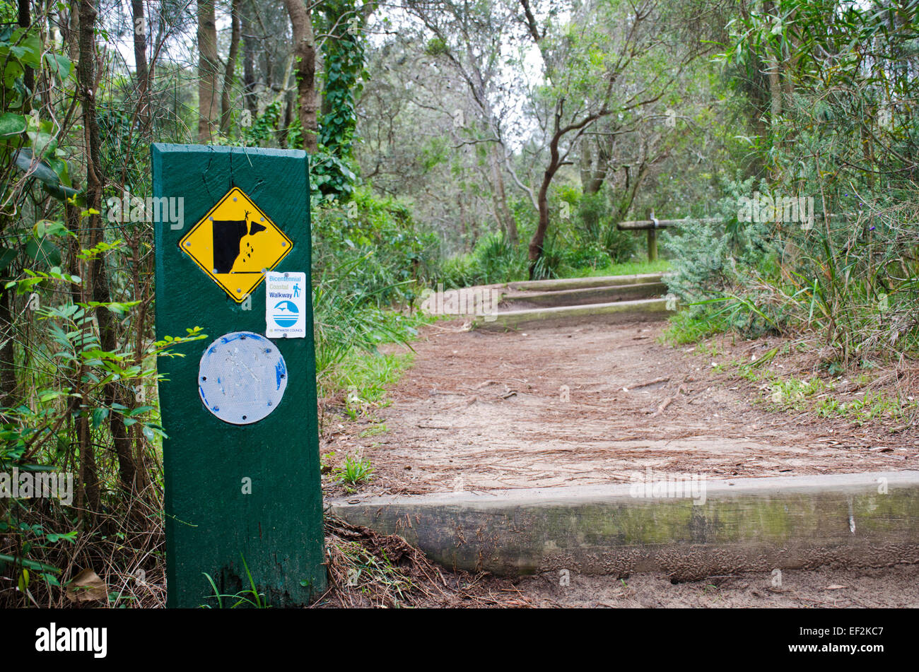 Danger cliff warning sign hi-res stock photography and images - Alamy