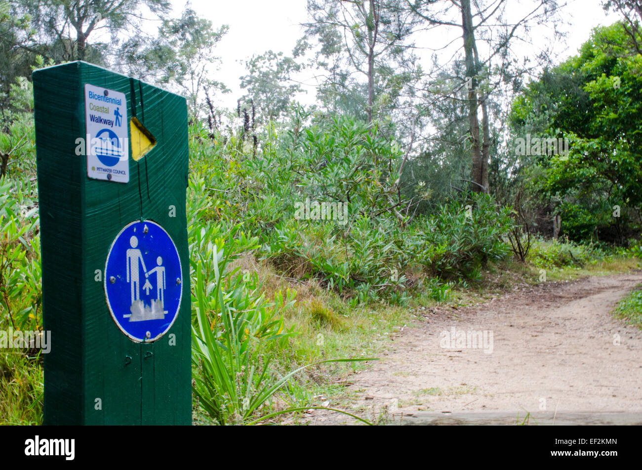 Australia walking track sign hi-res stock photography and images - Alamy
