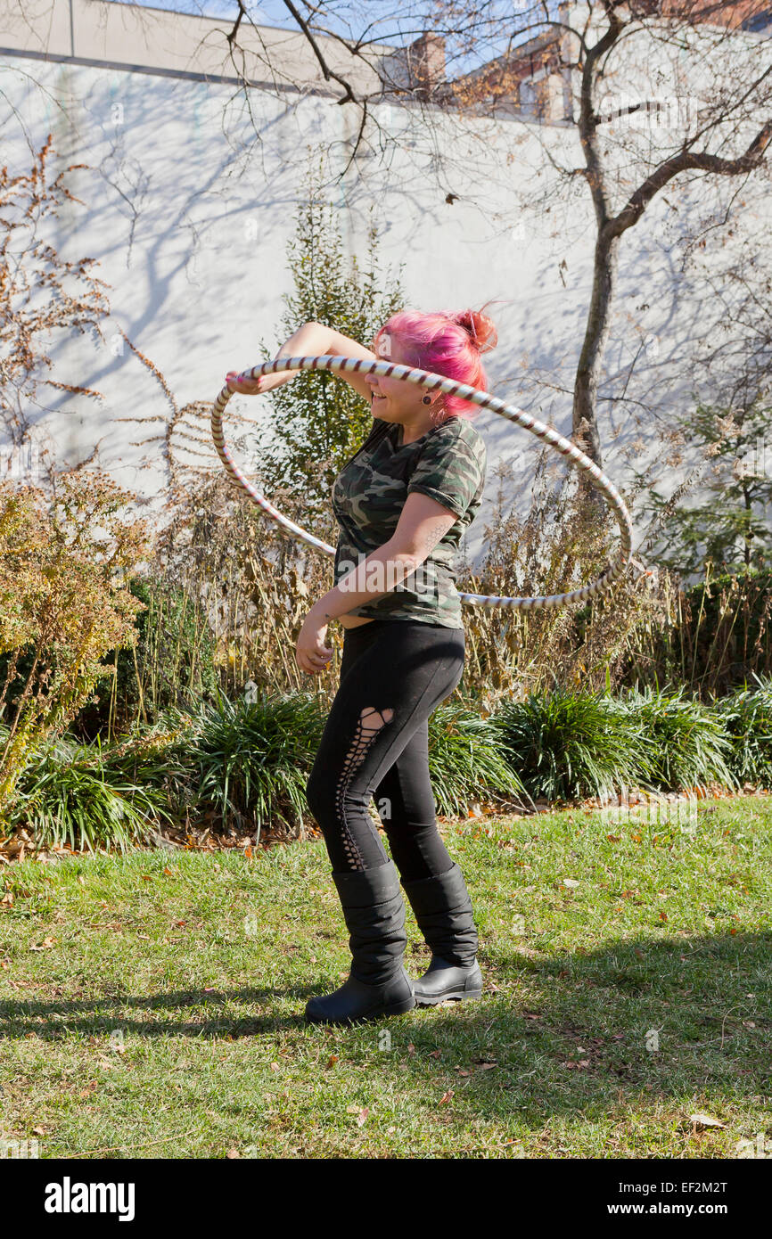 Woman hoola hoop hi-res stock photography and images - Alamy