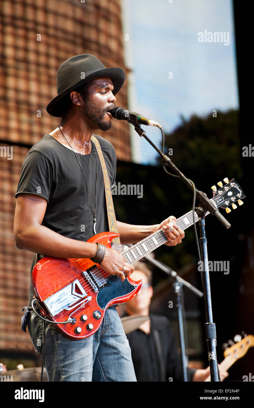 Gary Clark Jr Stock Photos & Gary Clark Jr Stock Images - Alamy