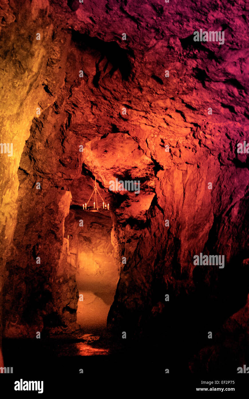 Matlock bath cave hi-res stock photography and images - Alamy