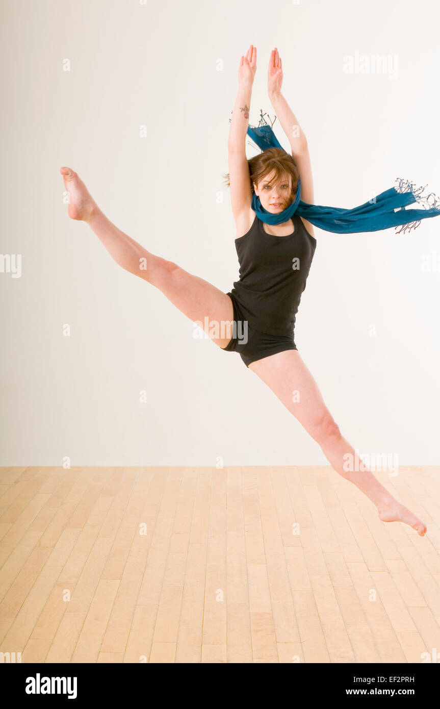 Female ballet dancer Stock Photo - Alamy