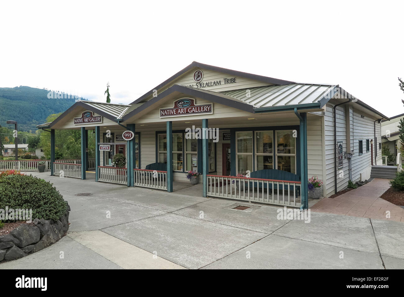 Northwest Native Expressions Art Gallery of a S’klallam tribe ...