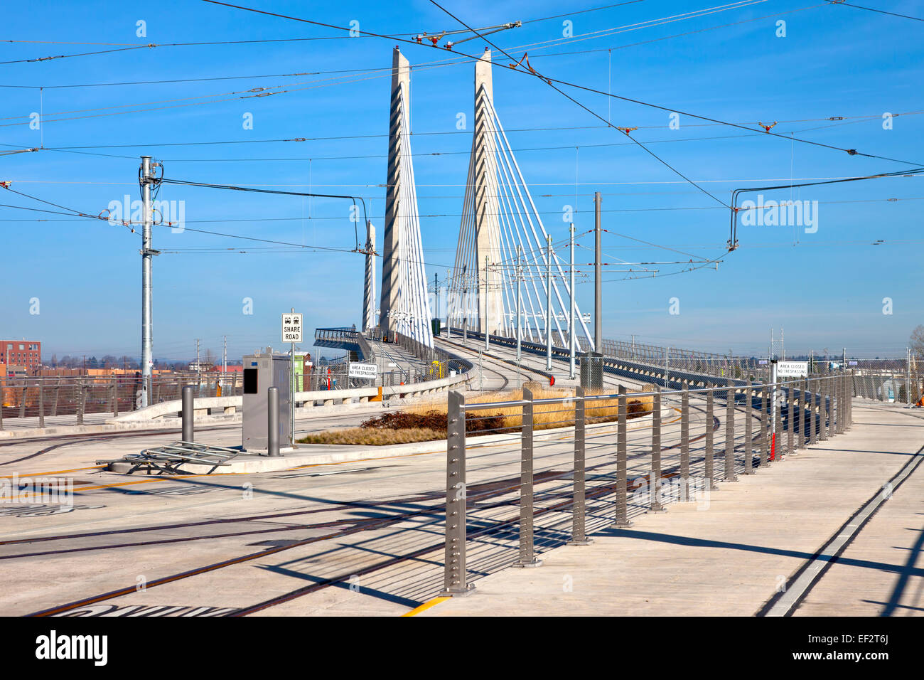 Portland tilikum bridge hi-res stock photography and images - Alamy