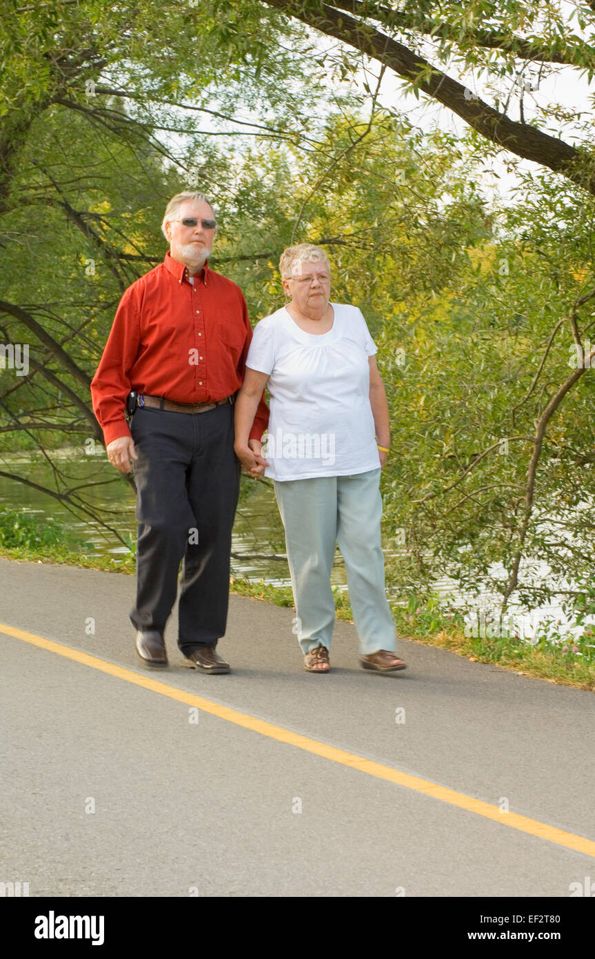 Families walk on path hi-res stock photography and images - Alamy