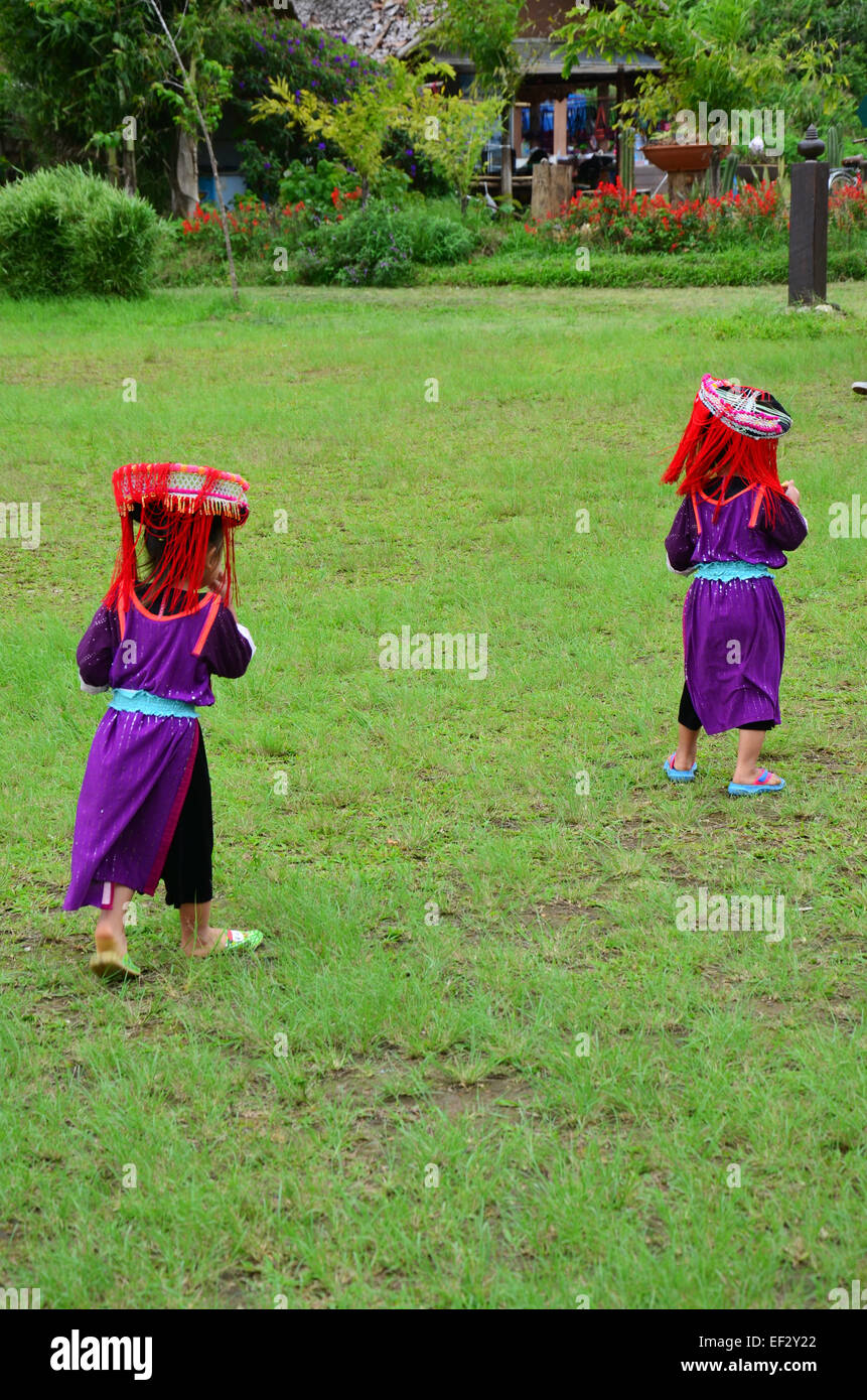 Children Hmong People at Doi Kiew Lom waiting service the traveler for ...