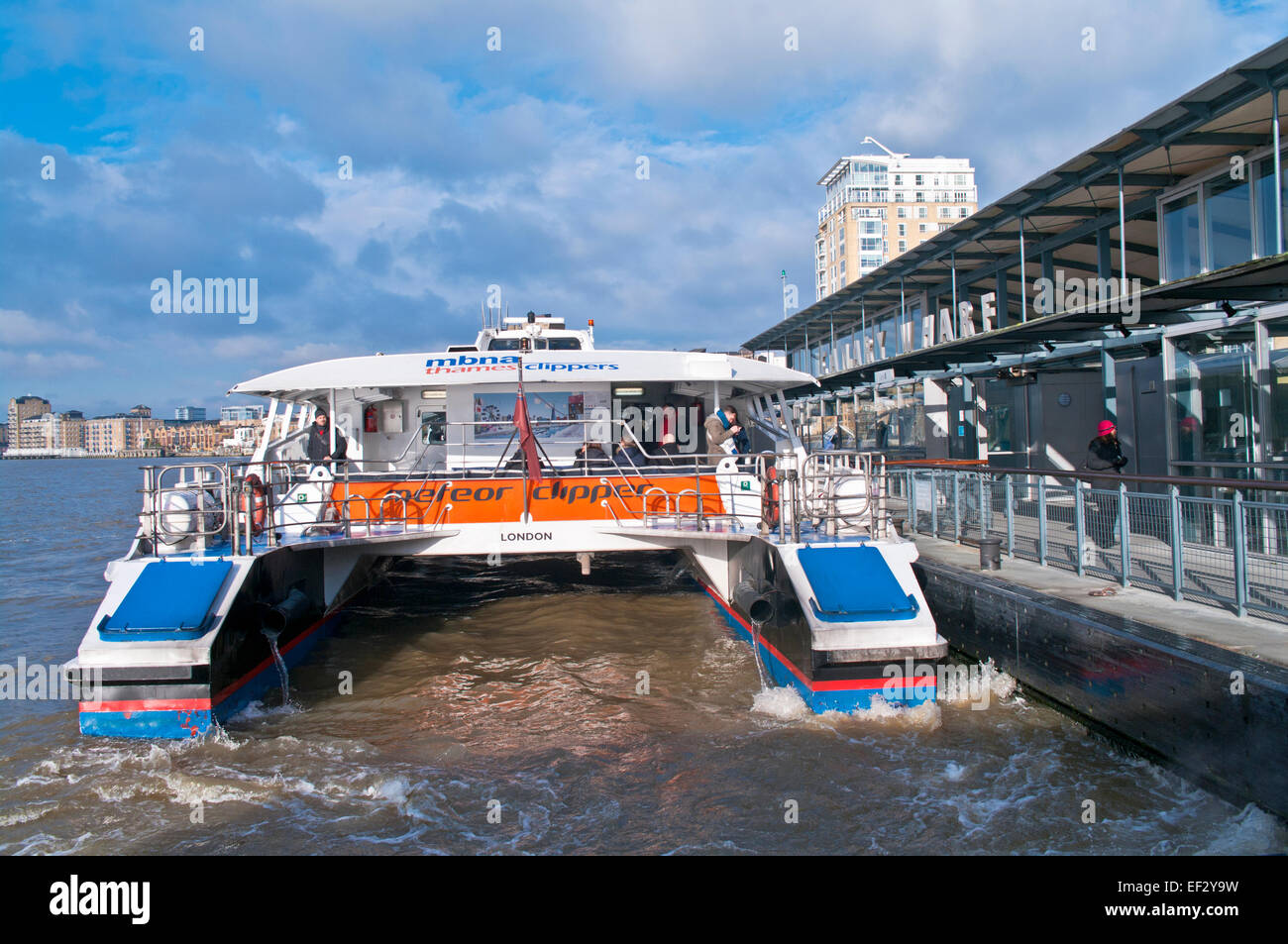 Thames clippers commuter service hi-res stock photography and images ...
