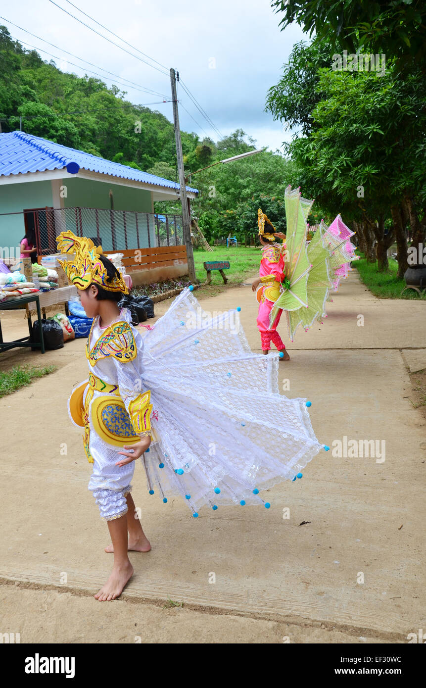 Children of Shan them show kinnari dance are culture and tradition of ...