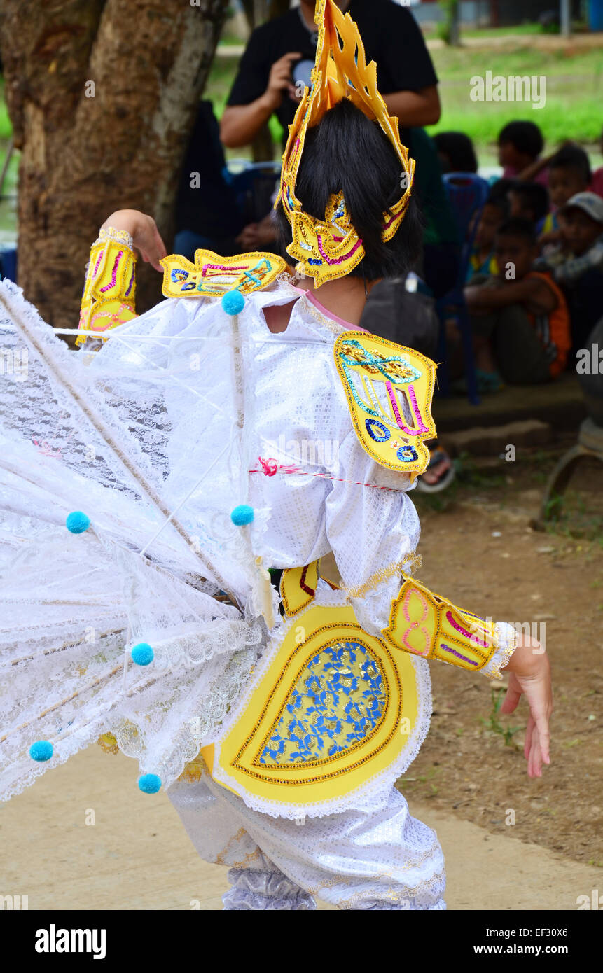 Children of Shan them show kinnari dance are culture and tradition of ...