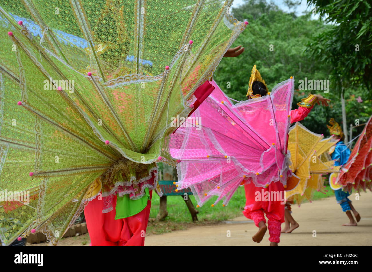 Children of Shan them show kinnari dance are culture and tradition of ...