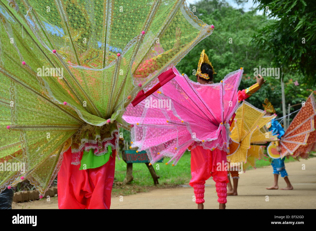 Children of Shan them show kinnari dance are culture and tradition of ...