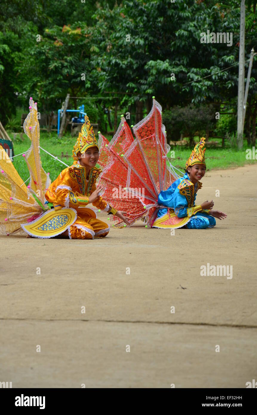 Children of Shan them show kinnari dance are culture and tradition of ...