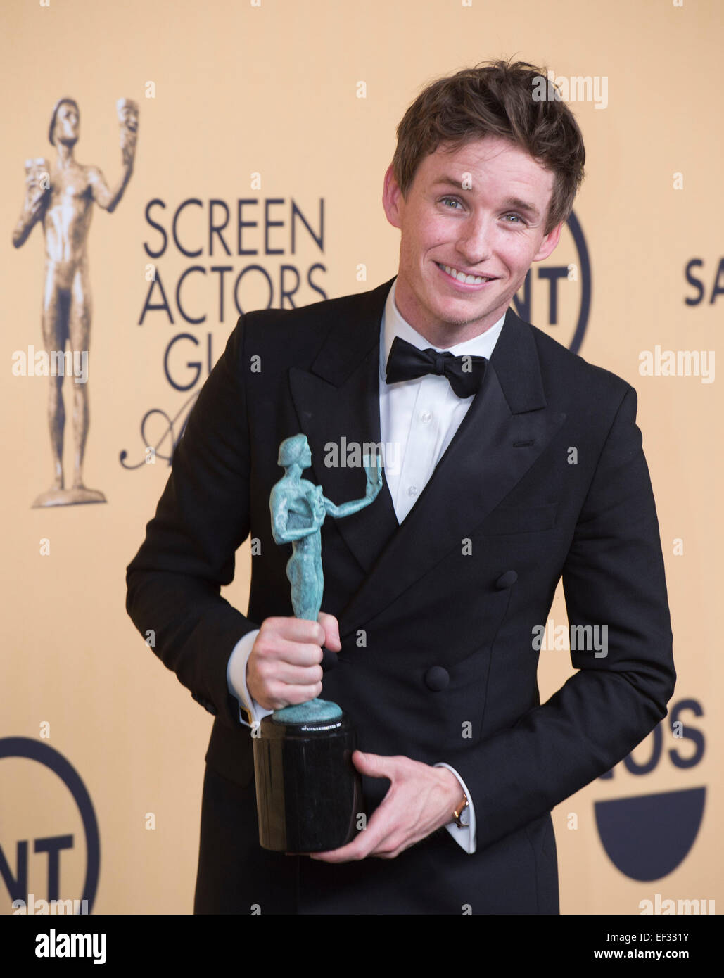 Los Angeles, California, USA. 25th Jan, 2015. Actor Eddie Redmayne wins ...