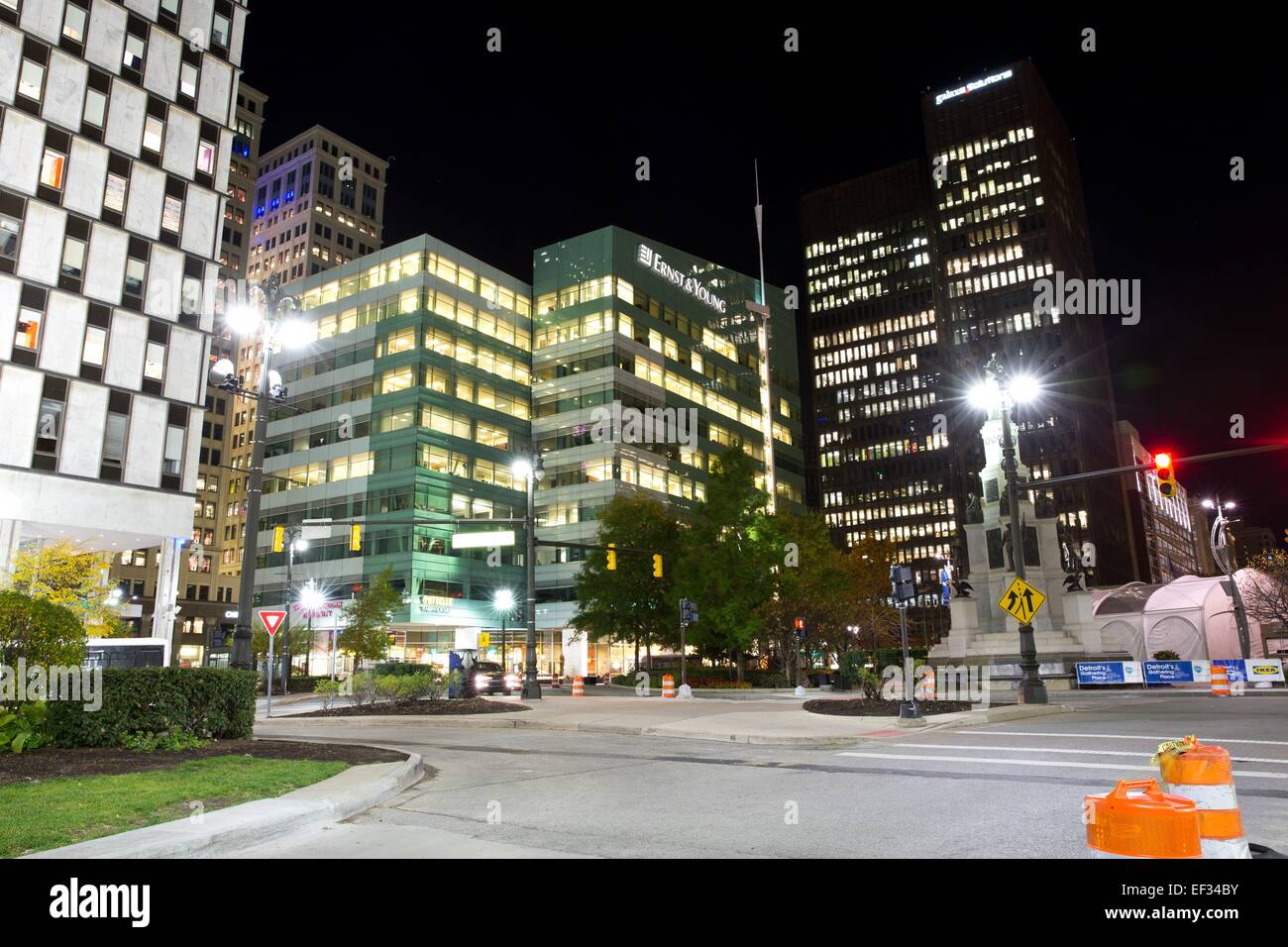 Usa michigan detroit traffic lights hi-res stock photography and images ...