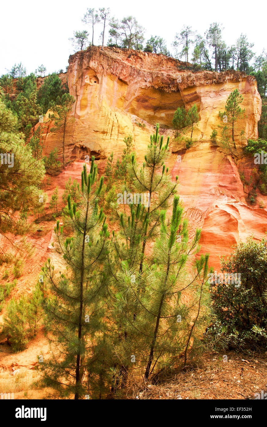 Luberon regional natural park hi-res stock photography and images - Alamy