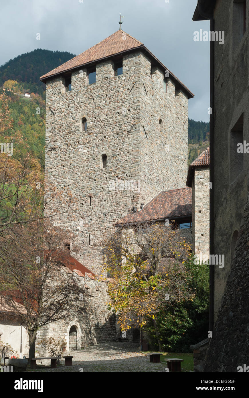 Bergfried Schloss Tirol in South Tyrol, a medieval castle tower ...